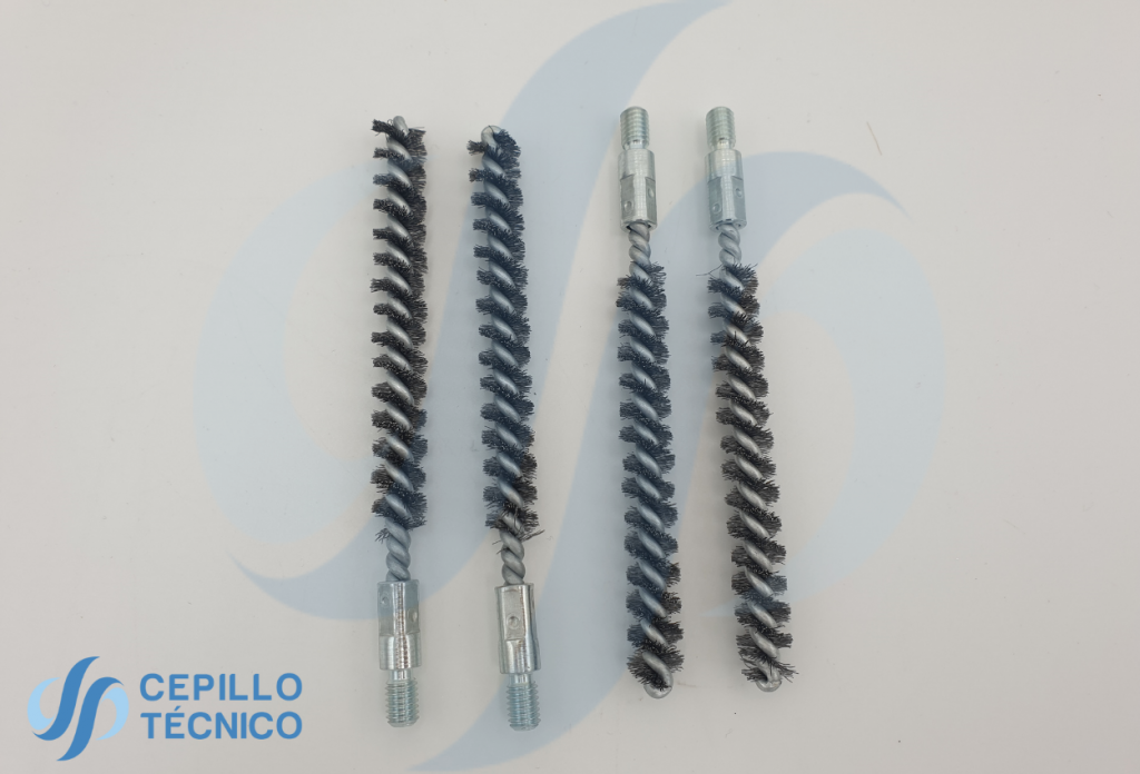 Threaded Pipe Cleaner - Technical Brush - Industrial Brushes